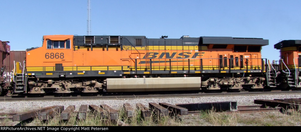BNSF 6868